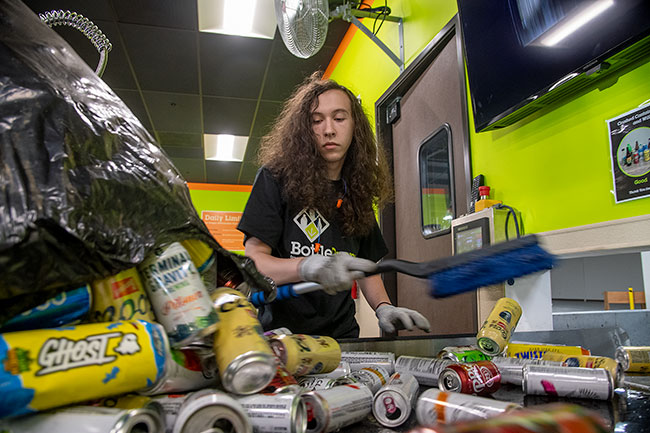 Bottle redemption center opens in McMinnville Bottle redemption center opens in McMinnville