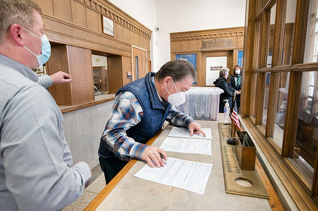 Signatures turned in for Berschauer recall attempt, take 2