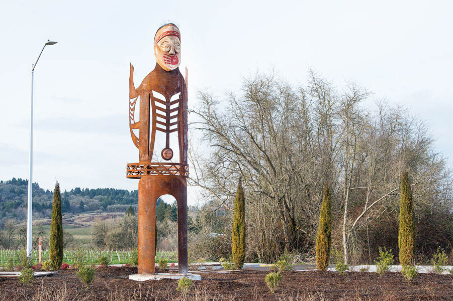 New sculpture goes up in roundabout