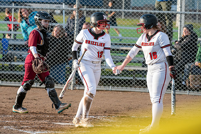 This week in softball: Grizzlies roll, Tigers split, Spartans bounce back