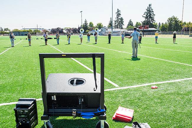 Mac High marching band to play Thursday