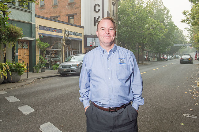 Chenoweth wins council seat over McCracken in Ward 1