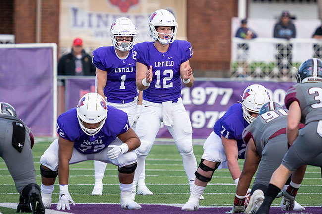 DIII Football Quarterfinals: Linfield faces old foe Mary Hardin-Baylor ...