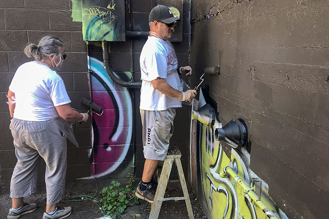 City organizes volunteers to help in graffiti removal