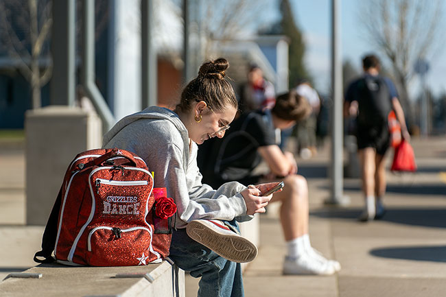 As school district dials up cell phone enforcement, Mac High students ...