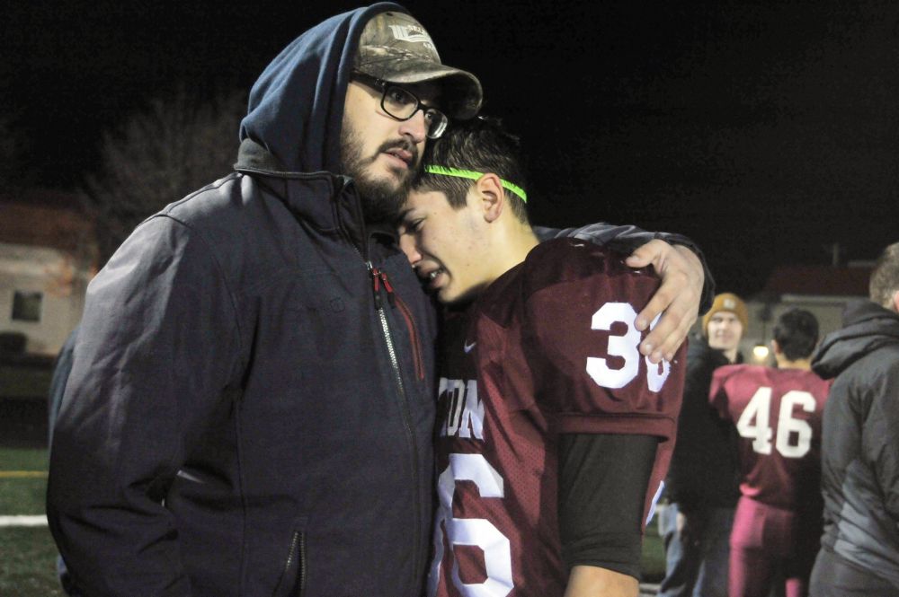 Dayton drops first round playoff test to Coquiille/Pacific, 40-35